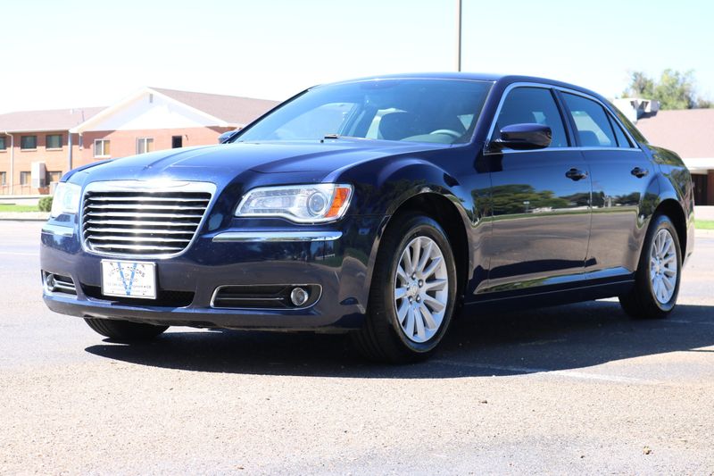 2013 Chrysler 300 Photos