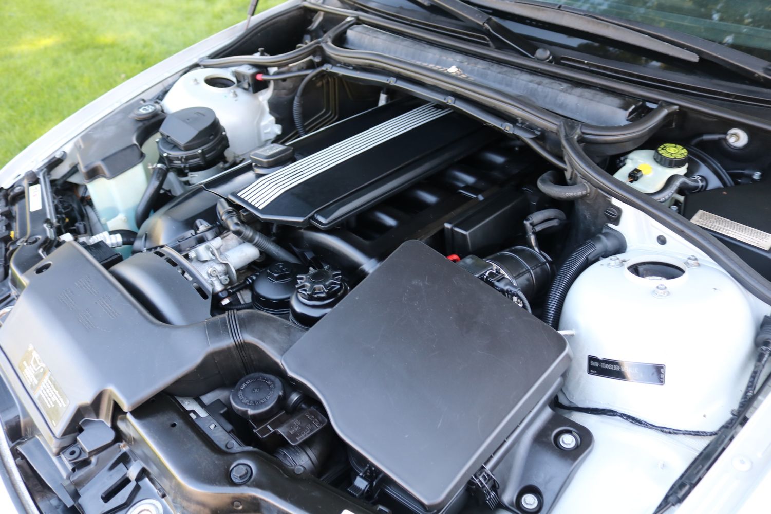 2002 BMW 325XI AWD | Victory Motors of Colorado