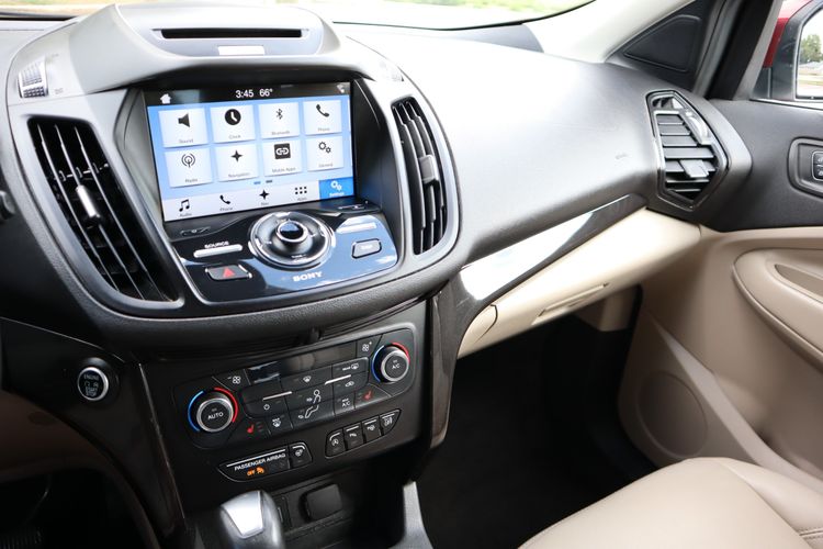 2018 Ford Escape Titanium | Victory Motors of Colorado