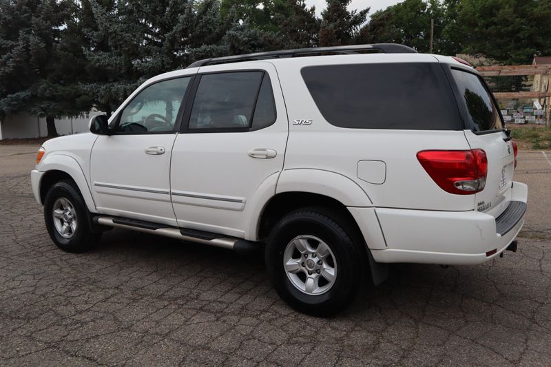 2005 Toyota Sequoia Photos