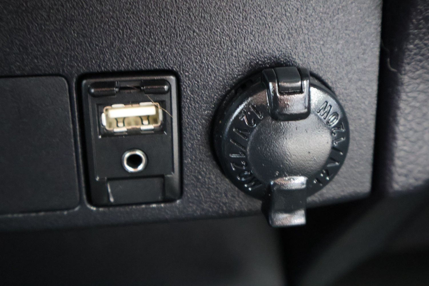 2014 Toyota RAV4 XLE | Victory Motors of Colorado