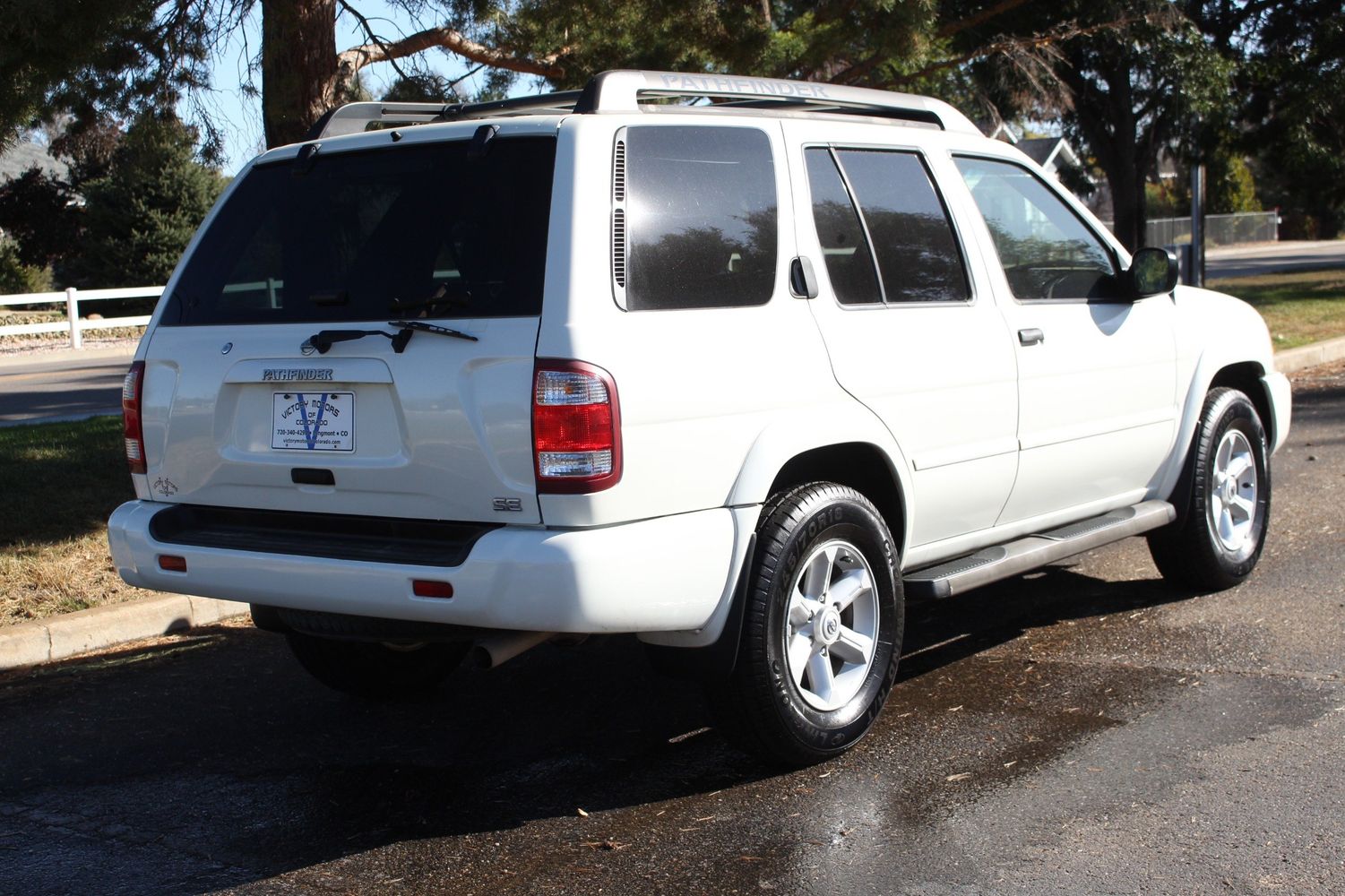 2004 Nissan Pathfinder LE Platinum | Victory Motors of Colorado