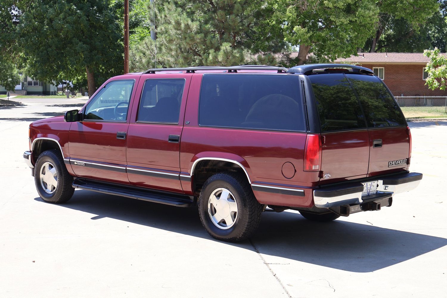 1998 Chevrolet Suburban K1500 | Victory Motors of Colorado