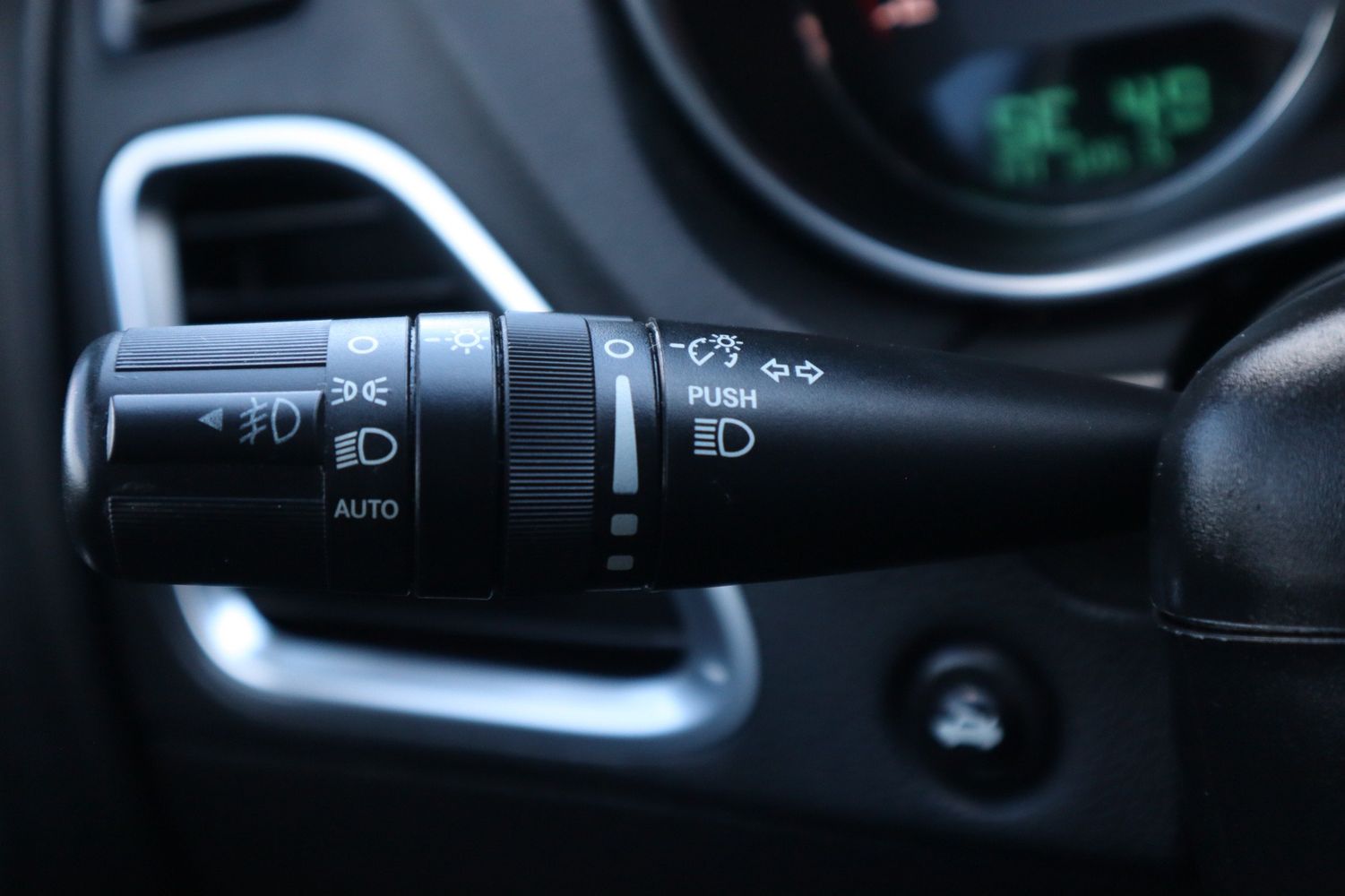 2014 Dodge Avenger SXT | Victory Motors of Colorado