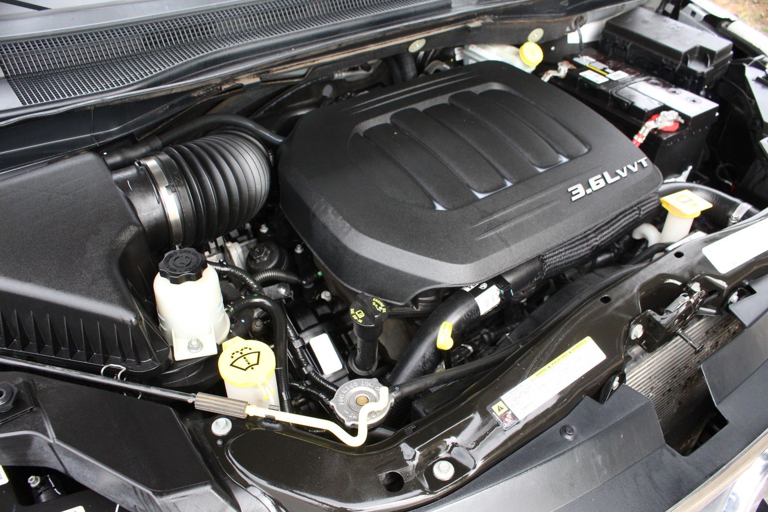 2011 Volkswagen Routan SEL | Victory Motors of Colorado