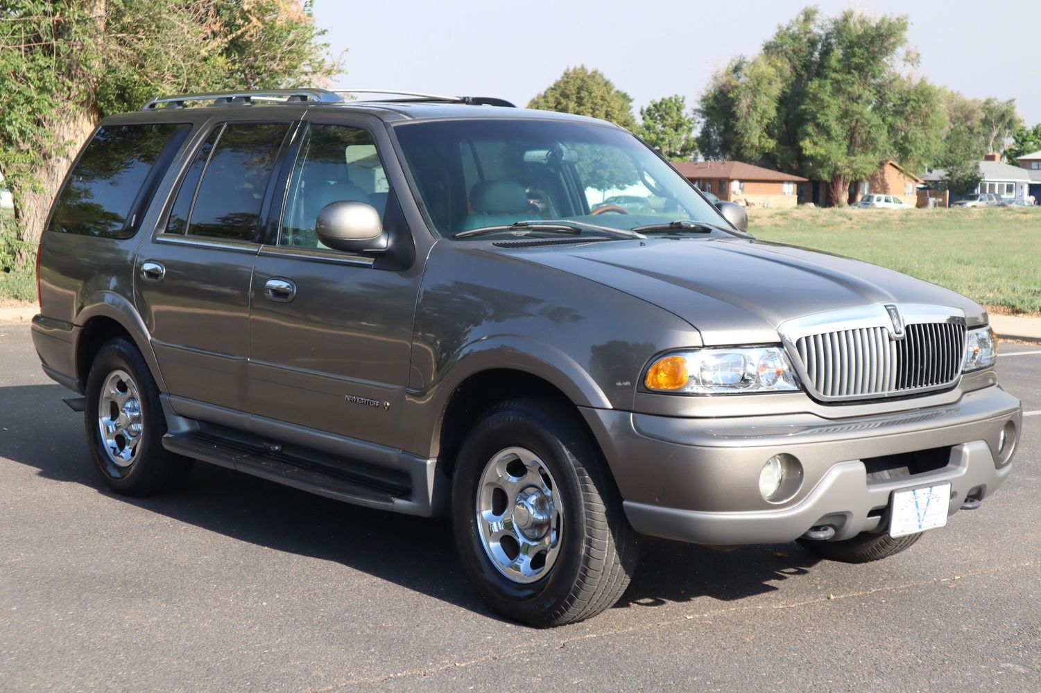 2001 Lincoln Navigator Base | Victory Motors of Colorado