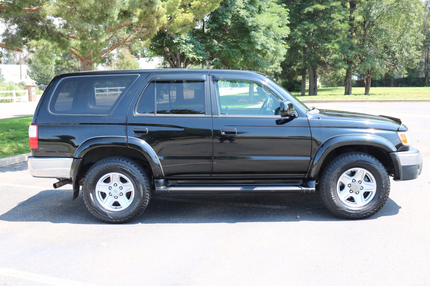 2001 Toyota 4Runner SR5 | Victory Motors of Colorado