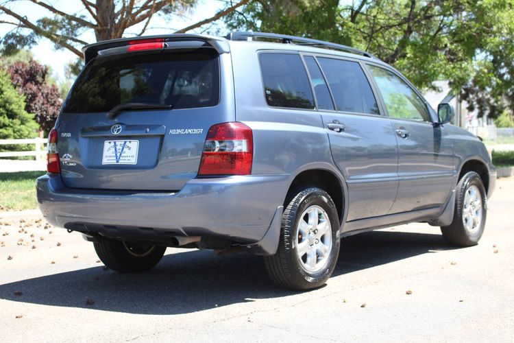2005 Toyota Highlander Limited | Victory Motors of Colorado