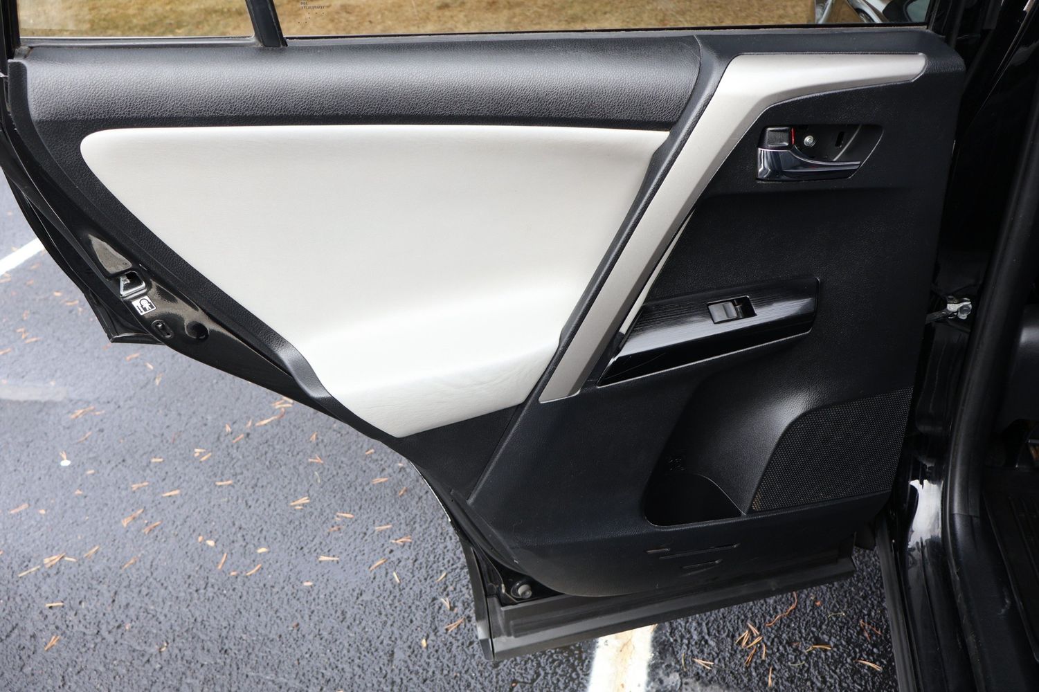 2017 Toyota RAV4 Limited | Victory Motors of Colorado