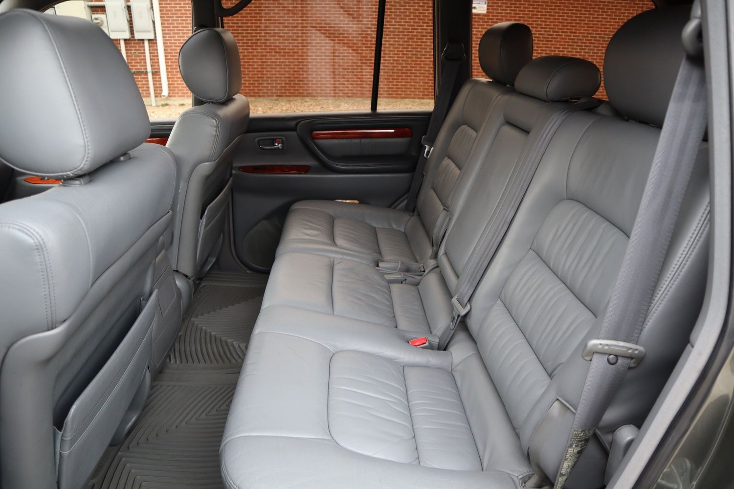 2000 Lexus LX 470 Base | Victory Motors of Colorado