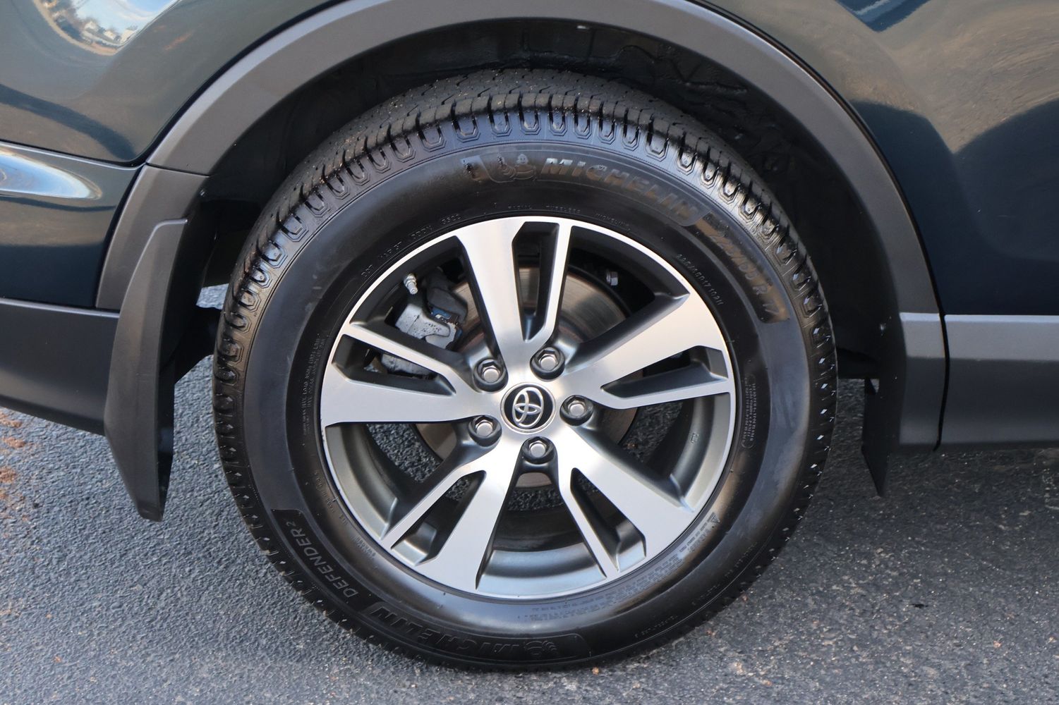 2017 Toyota RAV4 XLE | Victory Motors of Colorado