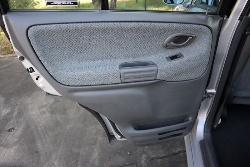 1999 Suzuki Grand Vitara Photos