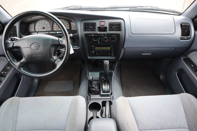 2000 Toyota 4Runner Photos