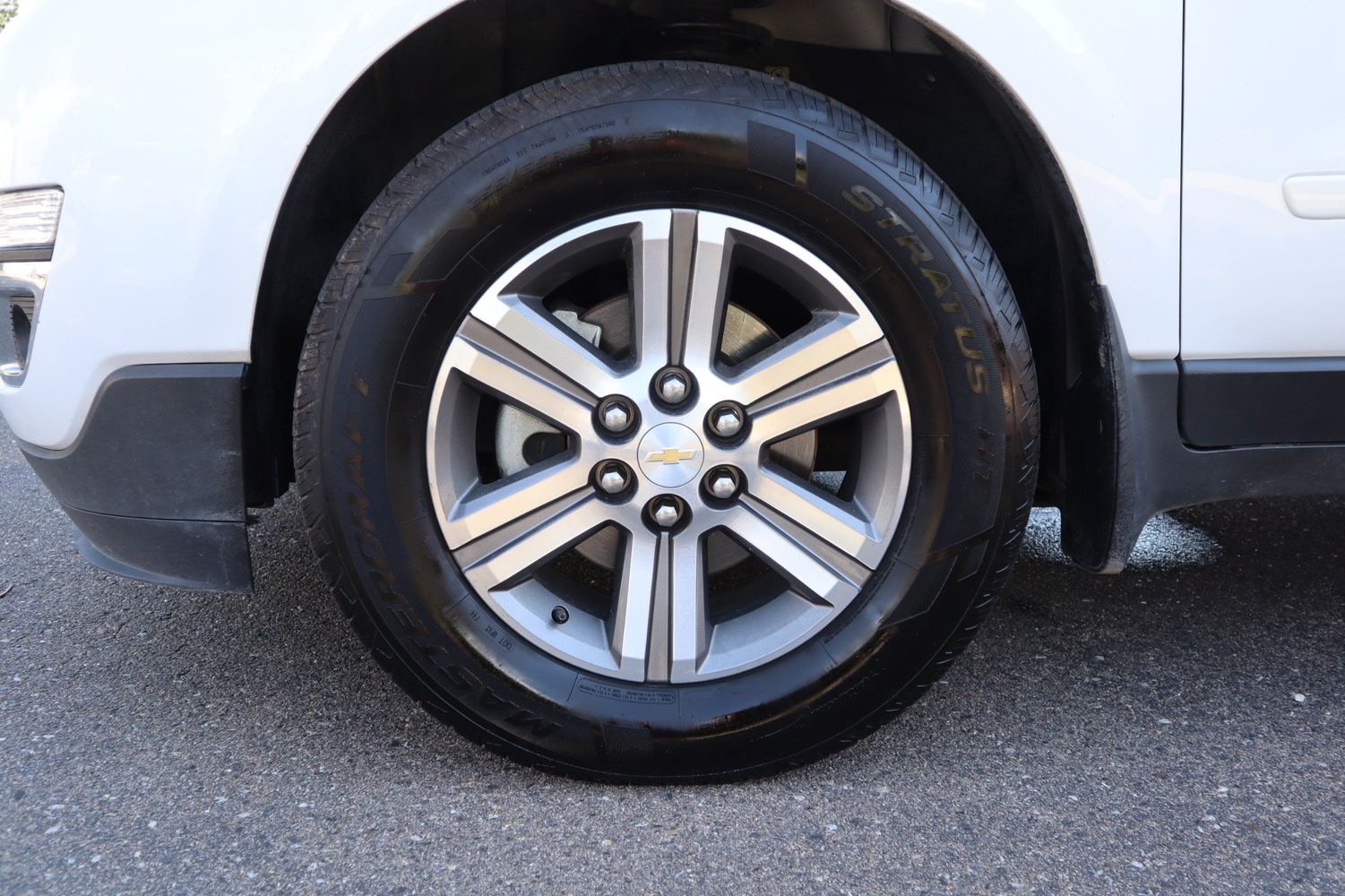 2016 Chevrolet Traverse LT | Victory Motors of Colorado