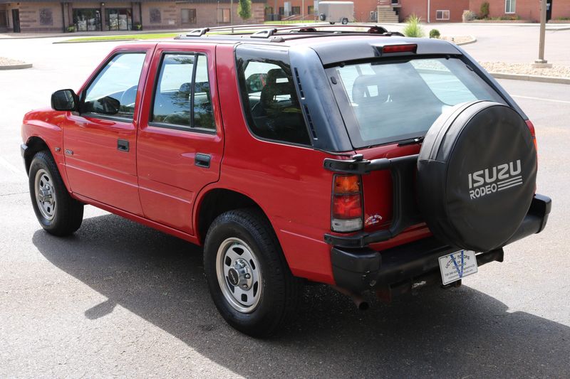 1996 Isuzu Rodeo Photos