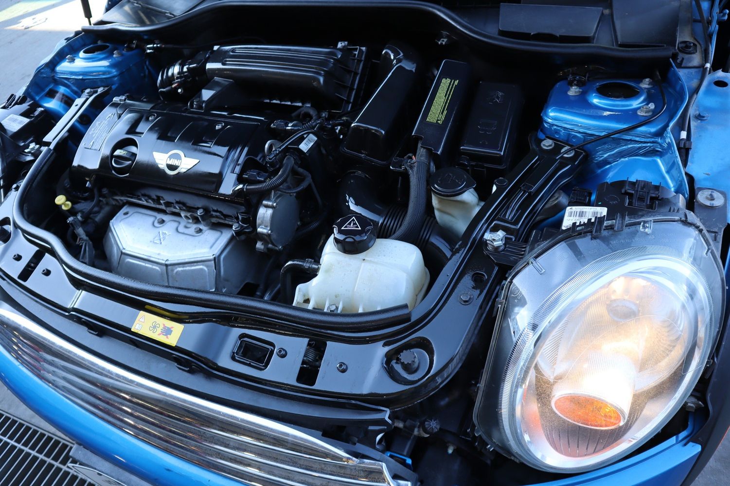 2012 MINI Cooper Hardtop Base | Victory Motors of Colorado