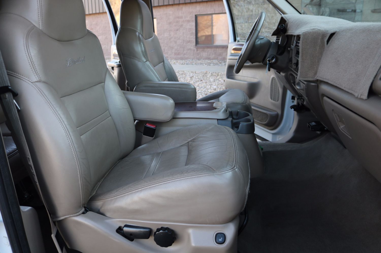 2001 Ford Excursion Limited | Victory Motors of Colorado