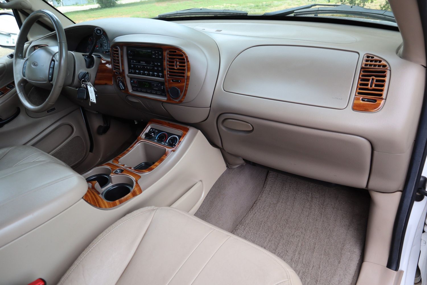 2000 Ford Expedition Eddie Bauer | Victory Motors of Colorado