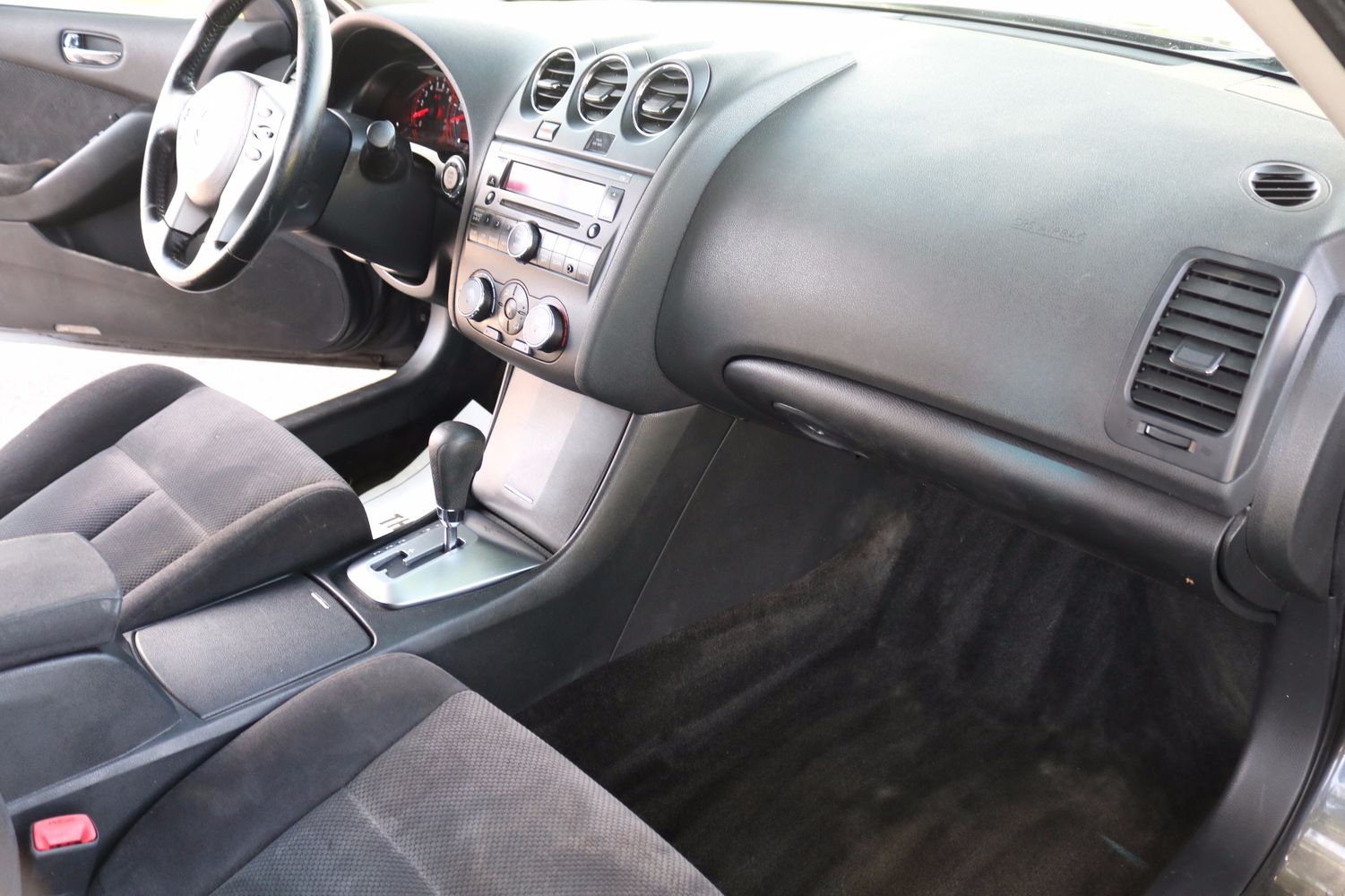Nissan Altima 2008 Interior