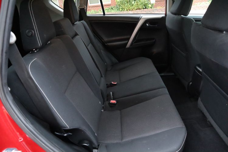 2017 Toyota RAV4 XLE | Victory Motors of Colorado