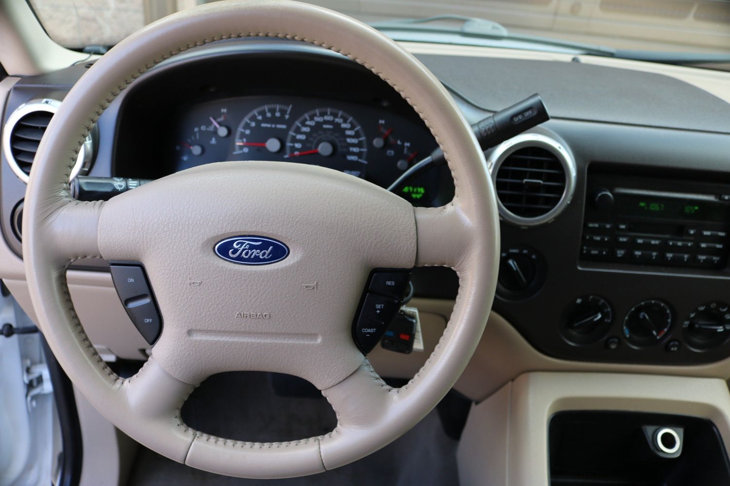 2003 Ford Expedition XLT | Victory Motors of Colorado