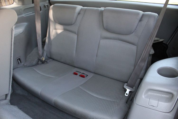 2006 Toyota Highlander Hybrid | Victory Motors of Colorado