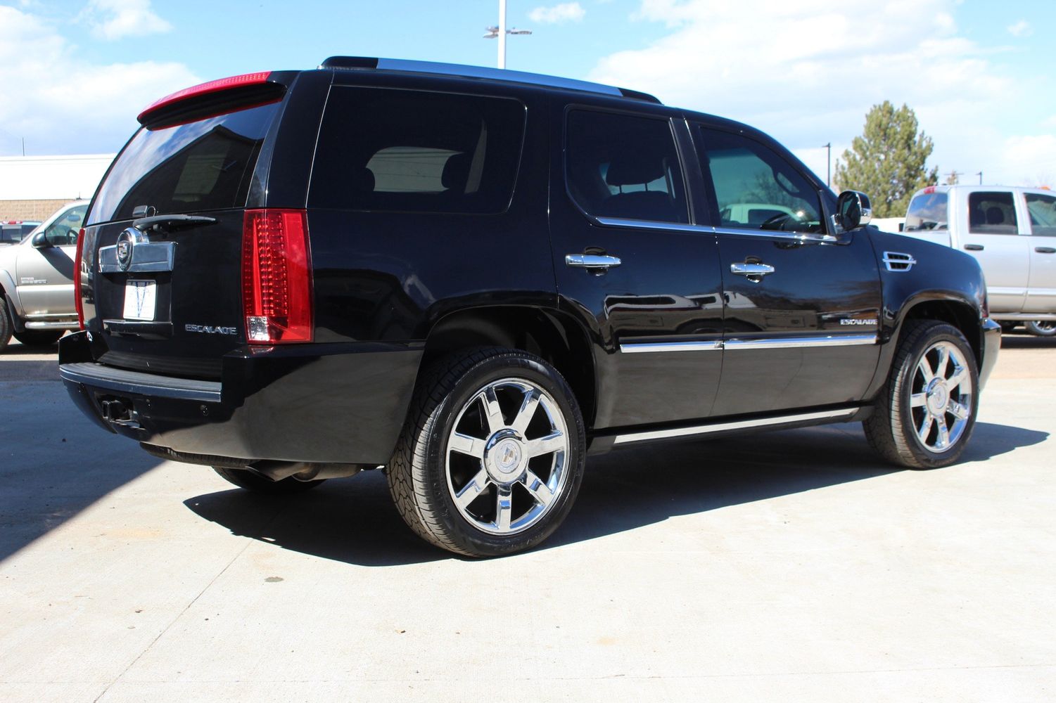 2010 Cadillac Escalade Premium | Victory Motors of Colorado
