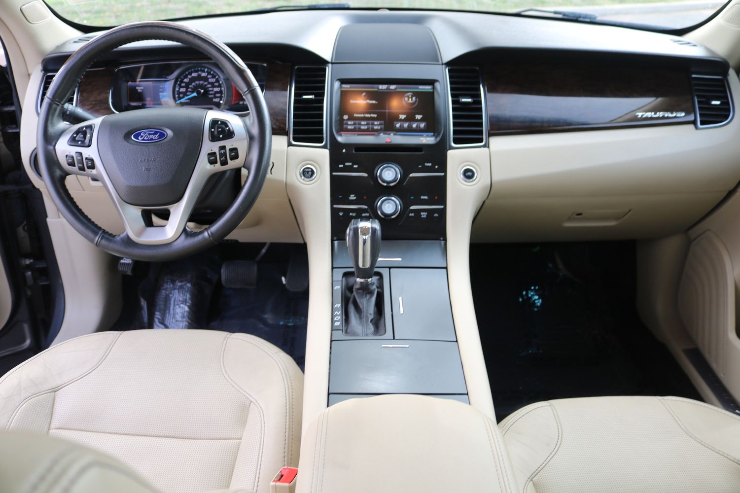 2014 Ford Taurus Limited | Victory Motors of Colorado