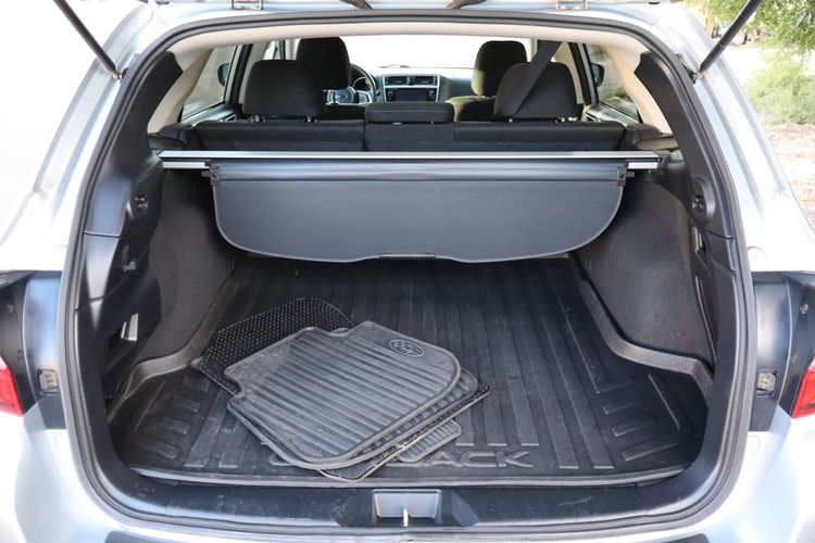 2018 Subaru Outback 2.5i Premium | Victory Motors of Colorado