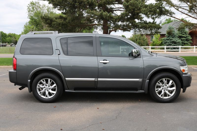 2006 INFINITI QX56 Photos