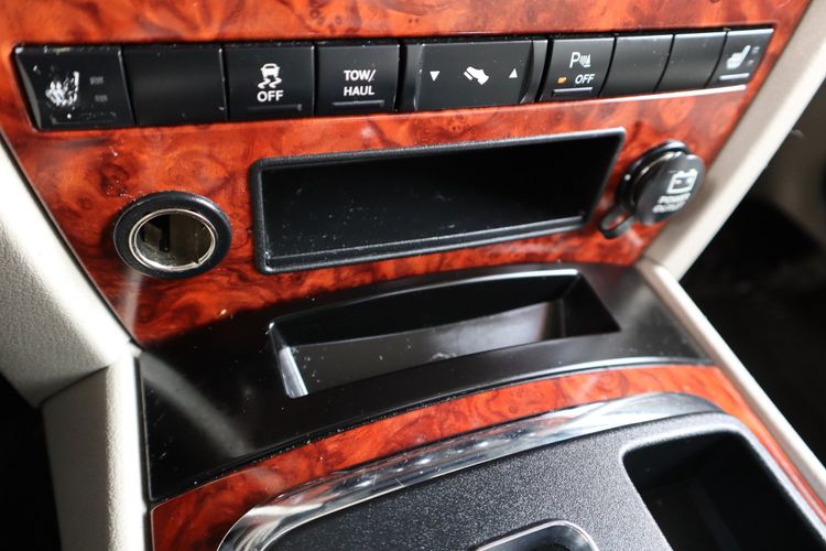 2006 Jeep Commander Limited | Victory Motors of Colorado