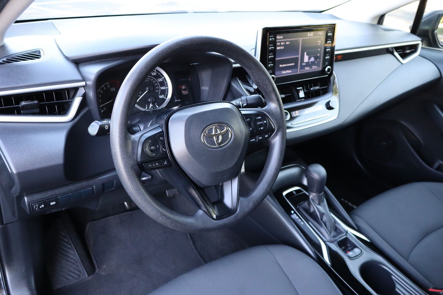 2020 Toyota Corolla Le Features
