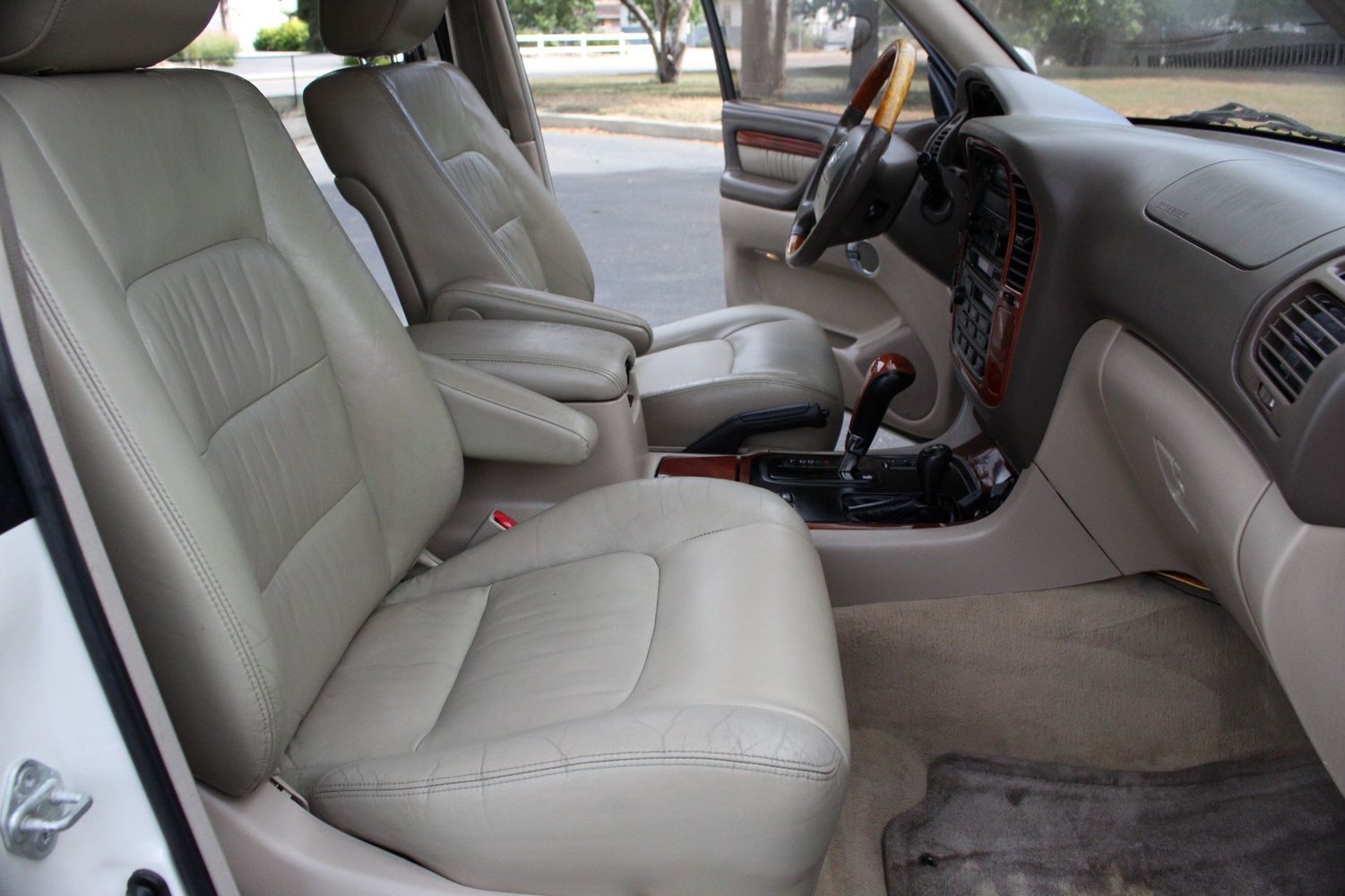 2001 Lexus LX 470 Base | Victory Motors of Colorado