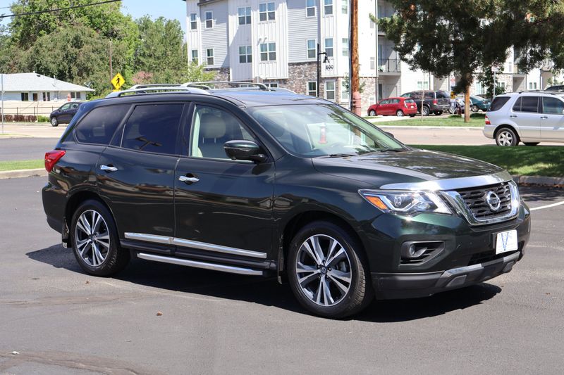 2019 Nissan Pathfinder Photos