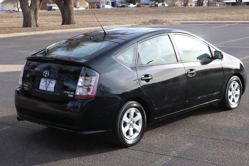 2004 Toyota Prius Photos