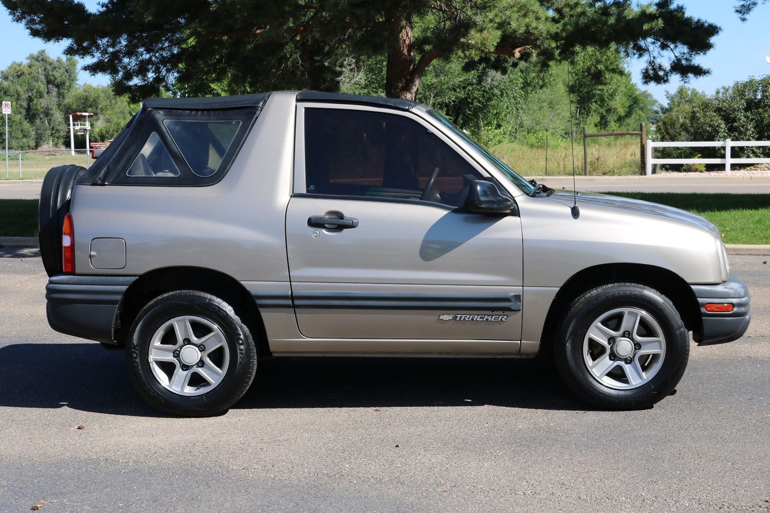 2003 Chevrolet Tracker Soft Top | Victory Motors of Colorado