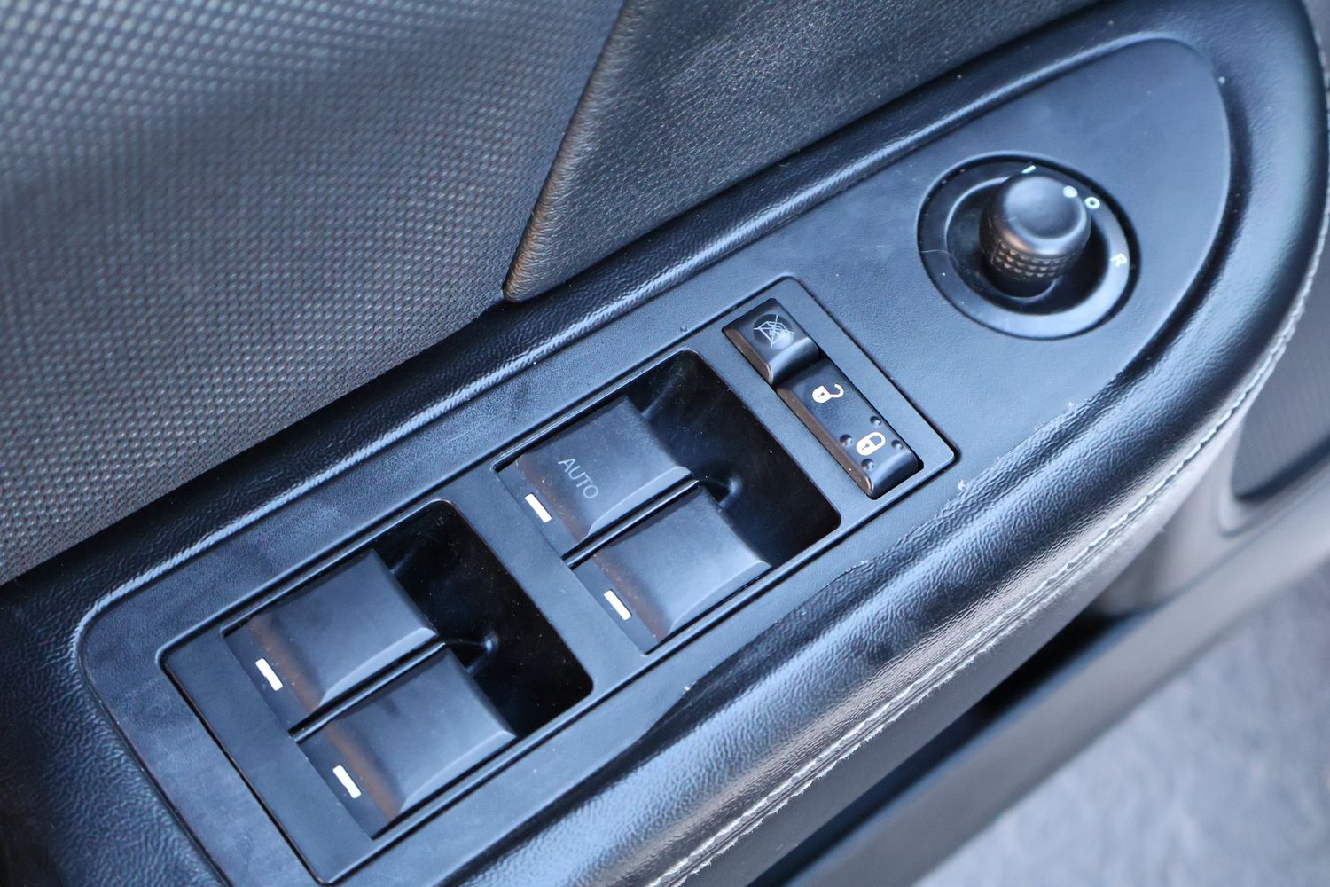 2014 Dodge Avenger SE | Victory Motors of Colorado