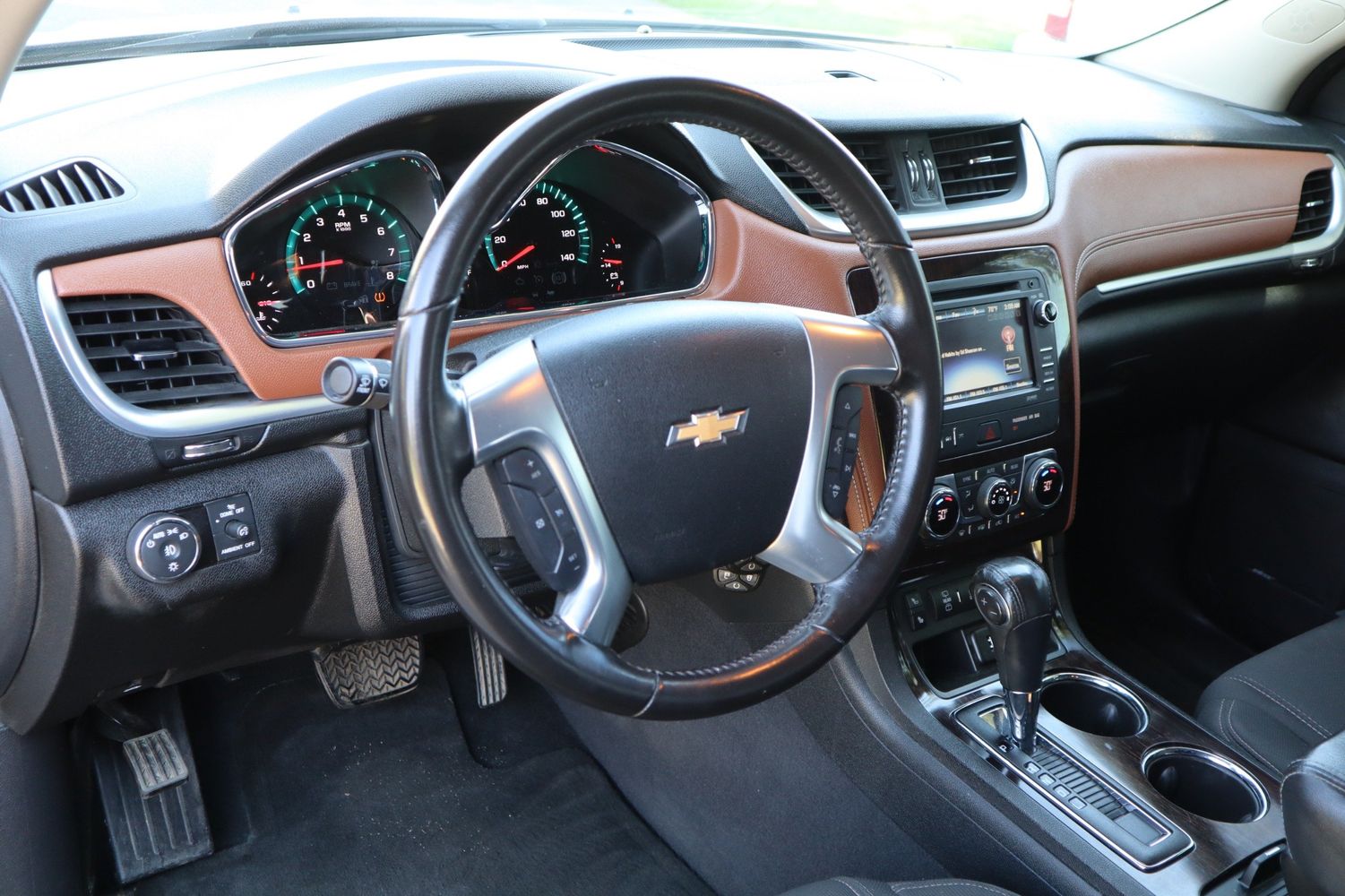 2016 Chevrolet Traverse LT | Victory Motors of Colorado