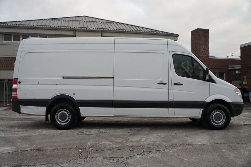 2012 Mercedes-Benz Sprinter Cargo Photos
