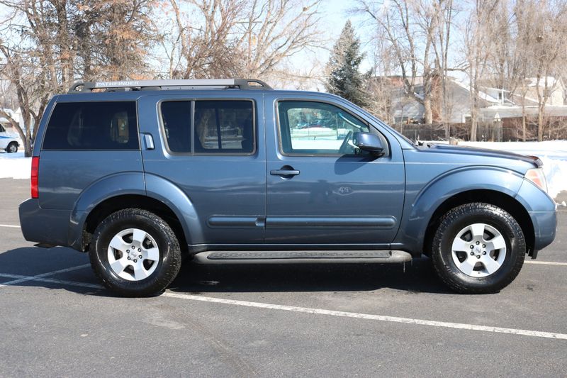 2005 Nissan Pathfinder Photos