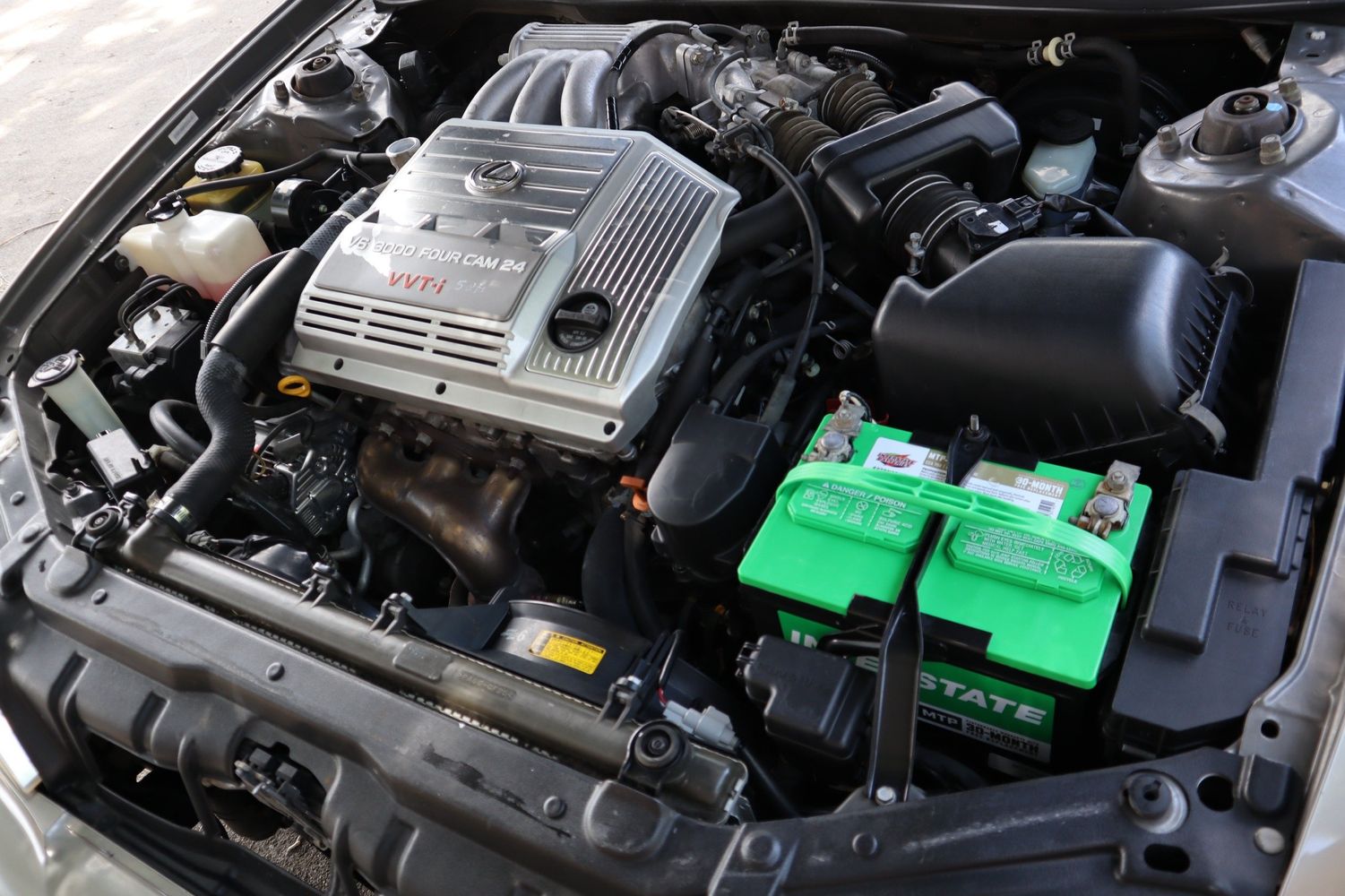 2001 Lexus ES 300 Base | Victory Motors of Colorado