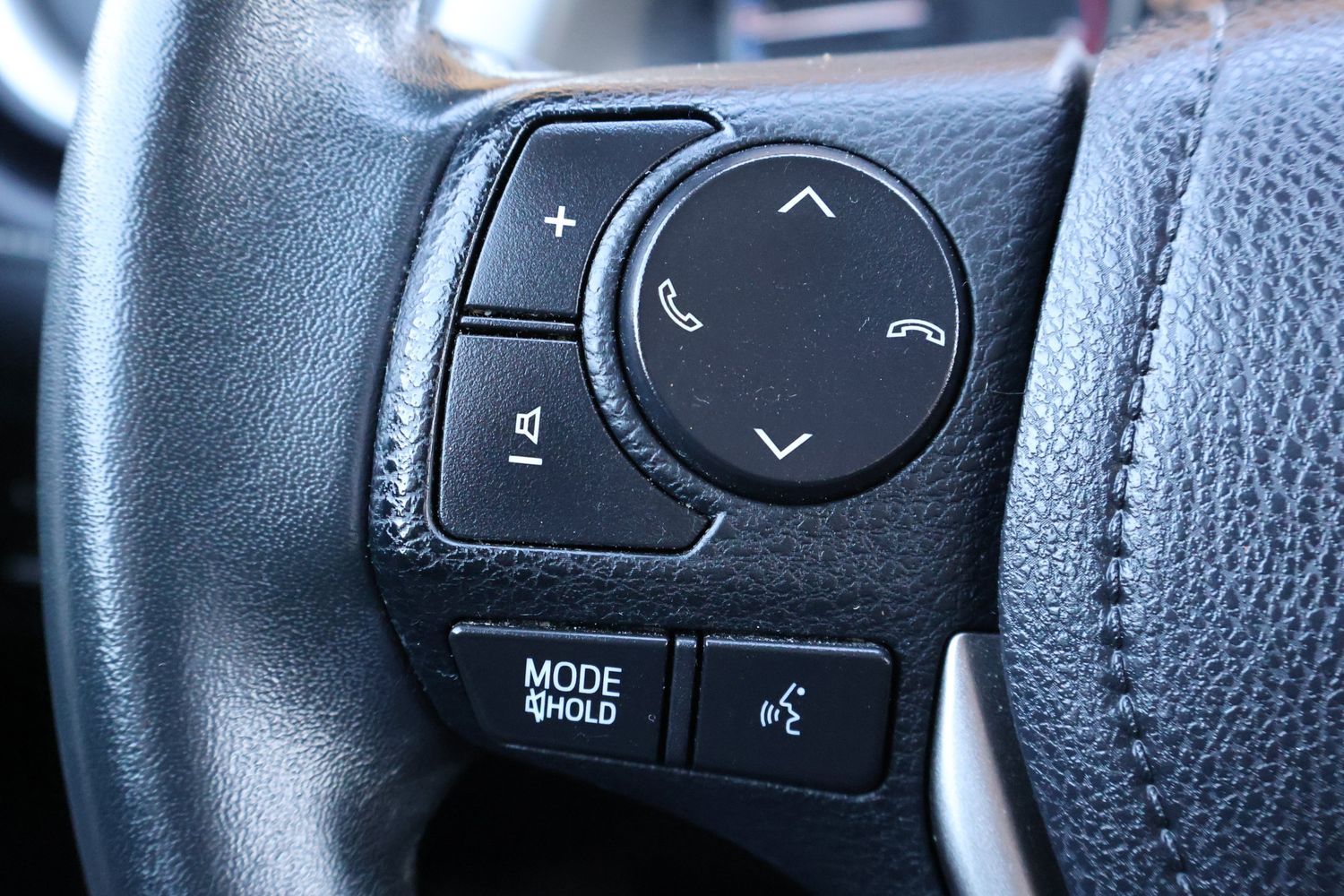 2017 Toyota RAV4 XLE | Victory Motors of Colorado