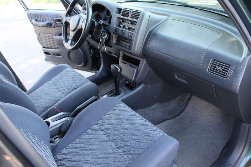 1998 Toyota RAV4 Photos