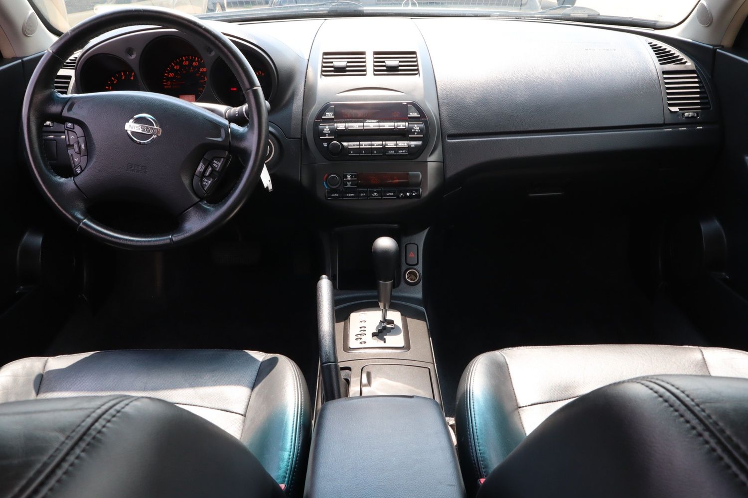 2002 Nissan Altima 3.5 SE | Victory Motors of Colorado