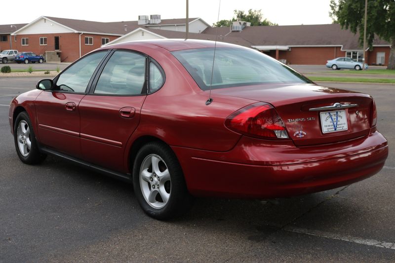 2001 Ford Taurus Photos