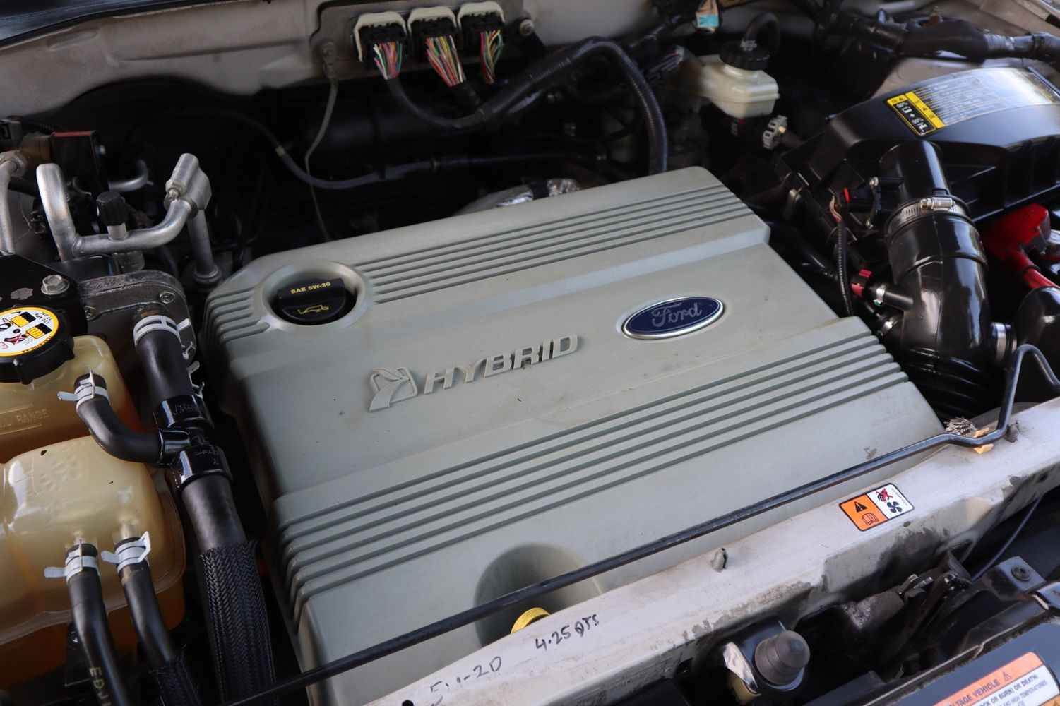 2006 Ford Escape Hybrid Base | Victory Motors of Colorado
