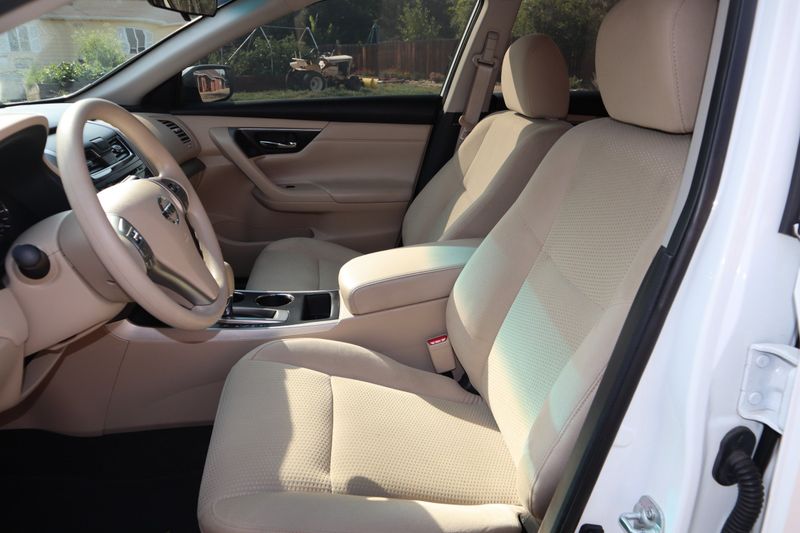 2015 Nissan Altima Photos