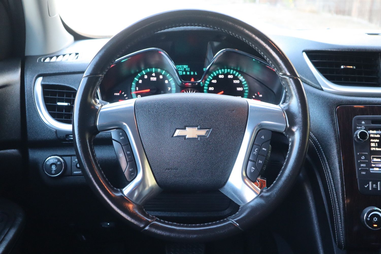 2016 Chevrolet Traverse LT | Victory Motors of Colorado