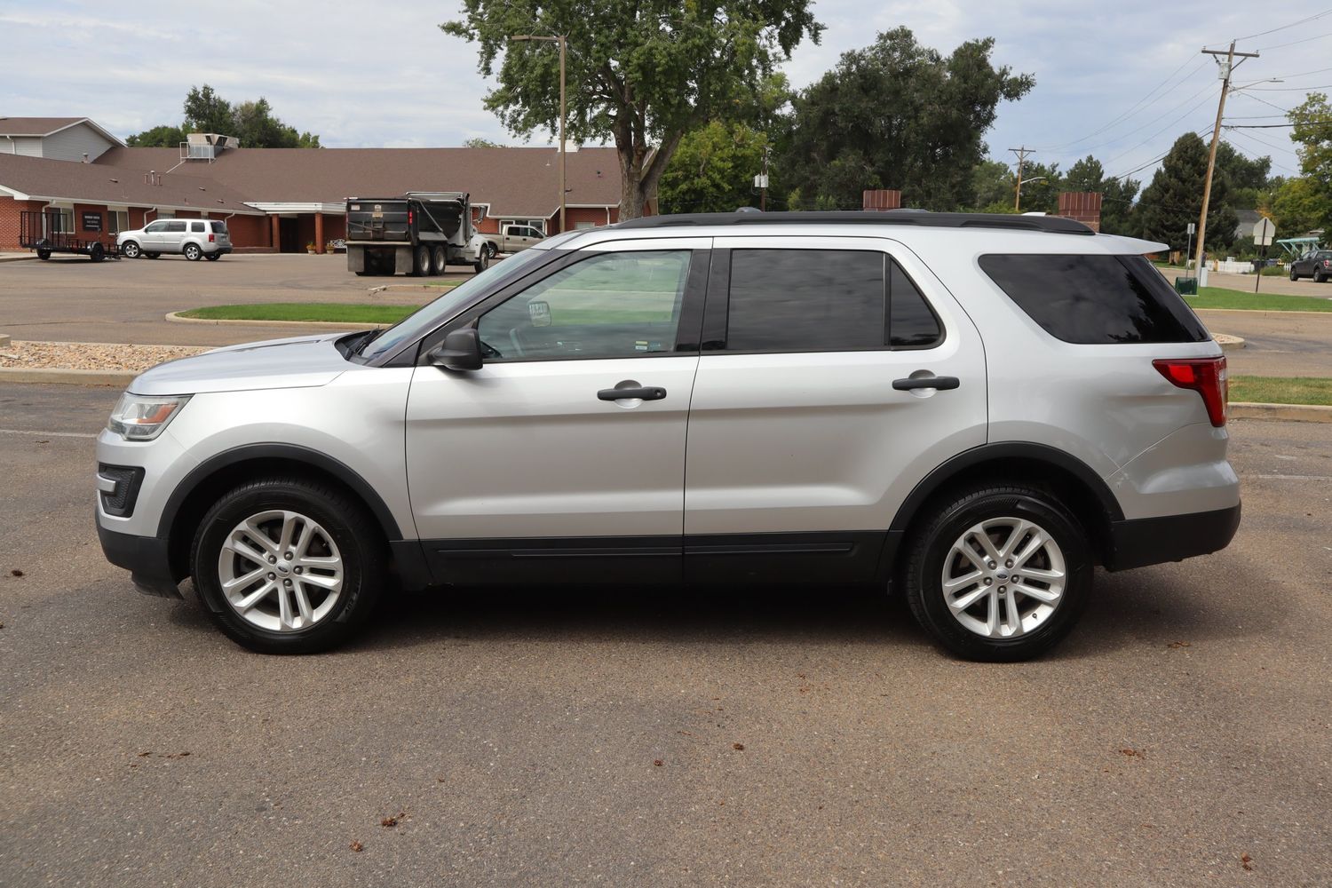 2017 Ford Explorer Base | Victory Motors of Colorado