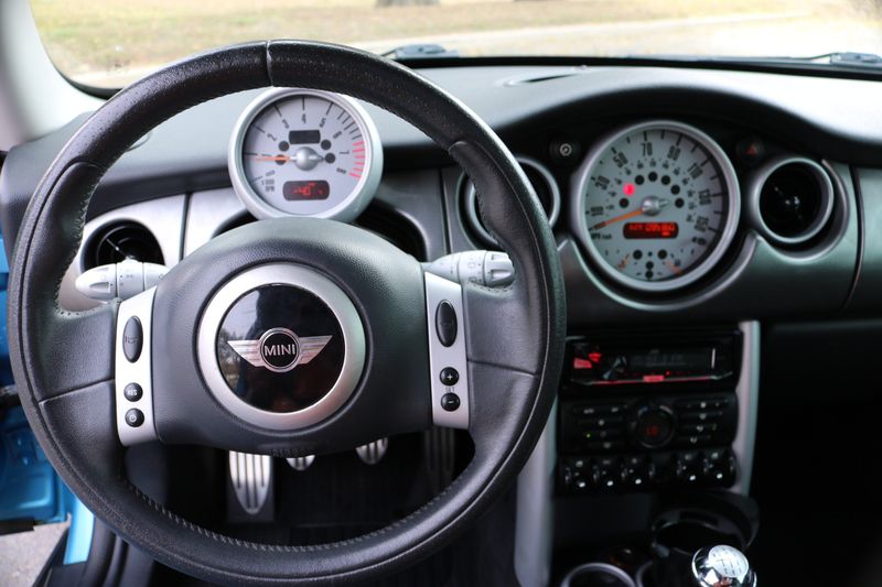 2004 MINI Cooper Photos